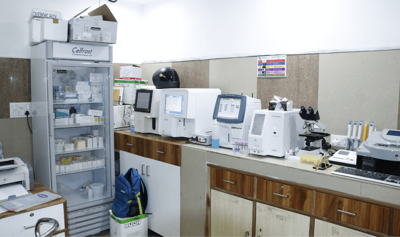 Our Lab Experts - NP Rawal Hospital